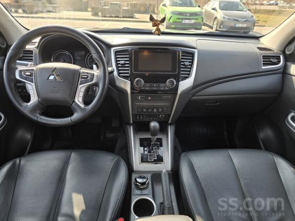 Brown Mitsubishi l-200 2021 in Ogre, with an engine capacity of 2.30 L and mileage of 55 thousand km for 26900 €, photo 7 on AUTOMOTO.COM.LV