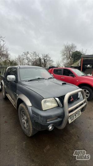 Mitsubishi l-200 1996 in Vilnius, with an engine capacity of 2.50 L and mileage of 186 thousand km for 4000 €, photo 5 on AUTOMOTO.COM.LV