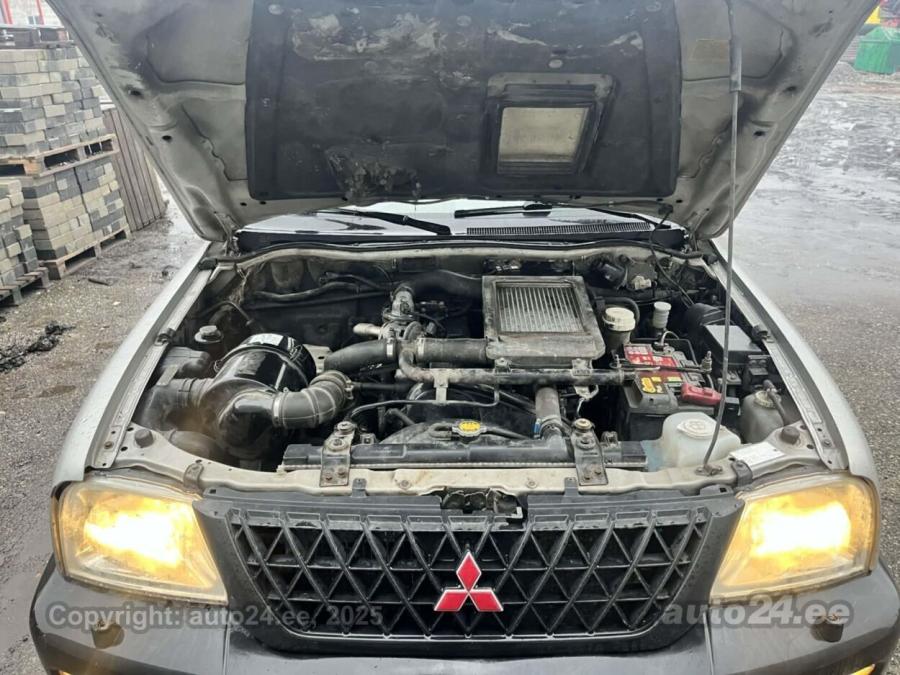 Mitsubishi l-200 2005 Tallina, ar dzinēja tilpumu 2.50 L un nobraukumu 322 tūkst. km par 3800 €, foto 9 vietnē AUTOMOTO.COM.LV