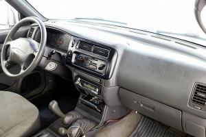 Green Mitsubishi l-200 1997 in Tallinn, with an engine capacity of 2.50 L and mileage of 284 thousand km for 1299 €, photo 6 on AUTOMOTO.COM.LV