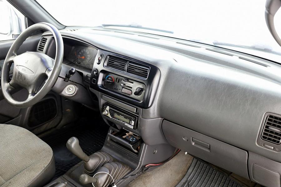 Green Mitsubishi l-200 1997 in Tallinn, with an engine capacity of 2.50 L and mileage of 284 thousand km for 1299 €, photo 13 on AUTOMOTO.COM.LV
