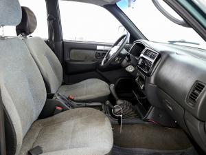 Green Mitsubishi l-200 1997 in Tallinn, with an engine capacity of 2.50 L and mileage of 284 thousand km for 1299 €, photo 14 on AUTOMOTO.COM.LV