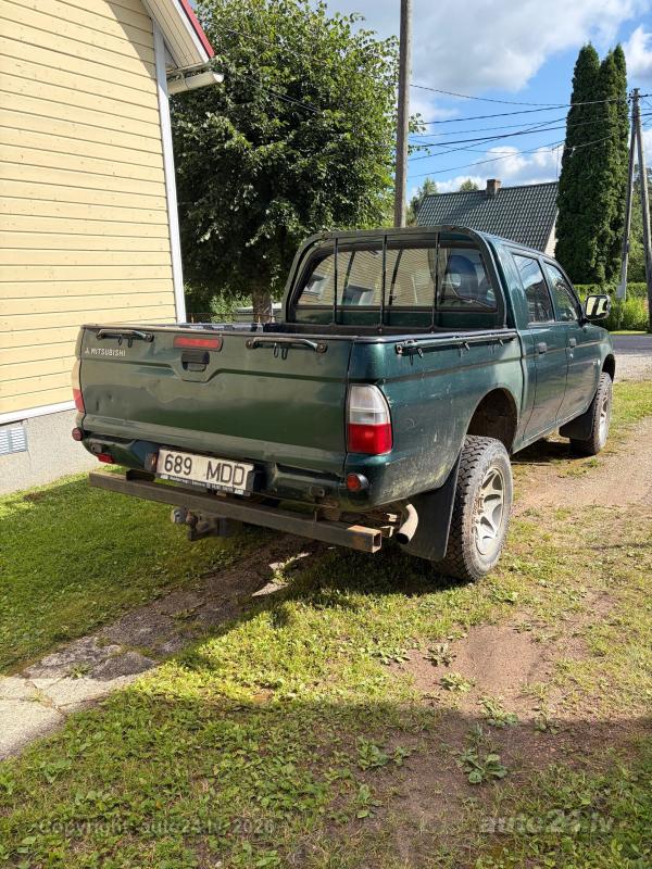 Zaļš Mitsubishi l-200 2002 Tallina, ar dzinēja tilpumu 2.50 L un nobraukumu 0 tūkst. km par 2500 €, foto 3 vietnē AUTOMOTO.COM.LV