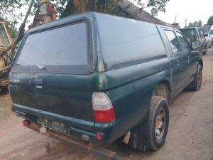 Zaļš Mitsubishi l-200 2005 Viļņa, ar dzinēja tilpumu 2.48 L un nobraukumu 200 tūkst. km par 4500 €, foto 5 vietnē AUTOMOTO.COM.LV