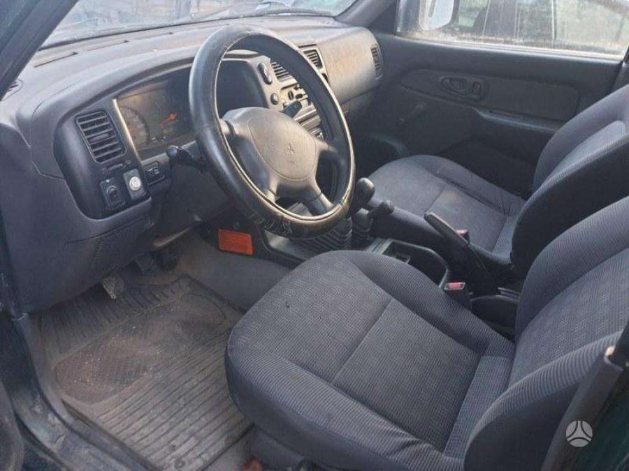 Zaļš Mitsubishi l-200 2005 Viļņa, ar dzinēja tilpumu 2.48 L un nobraukumu 200 tūkst. km par 4500 €, foto 9 vietnē AUTOMOTO.COM.LV