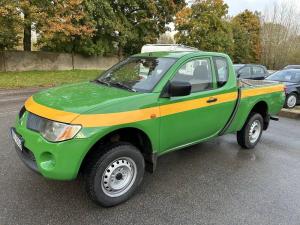 Green Mitsubishi l-200 2006 in Limbazi, with an engine capacity of 2.50 L and mileage of 331 thousand km for 5850 €, photo  on AUTOMOTO.COM.LV
