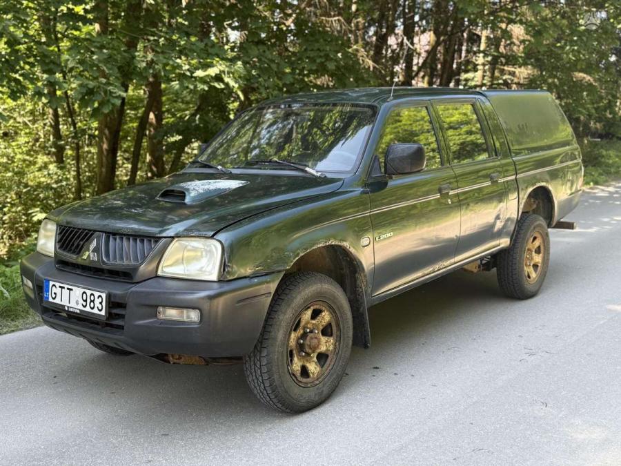 Zaļš Mitsubishi l-200 2006 Viļņa, ar dzinēja tilpumu 2.50 L un nobraukumu 33 tūkst. km par 3500 €, foto 1 vietnē AUTOMOTO.COM.LV