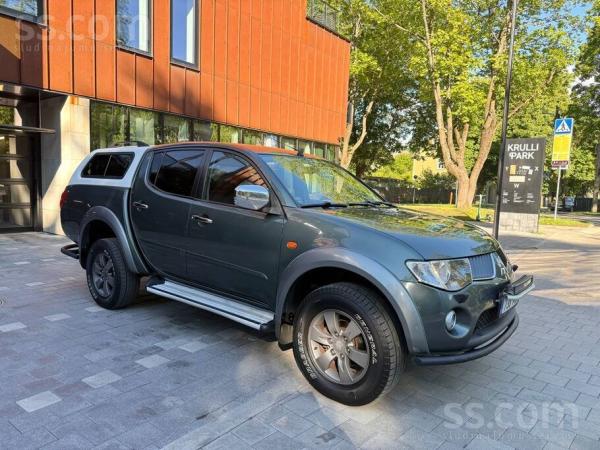 Zaļš Mitsubishi l-200 2008 Tallina, ar dzinēja tilpumu 2.50 L un nobraukumu 312 tūkst. km par 9699 €, foto 7 vietnē AUTOMOTO.COM.LV