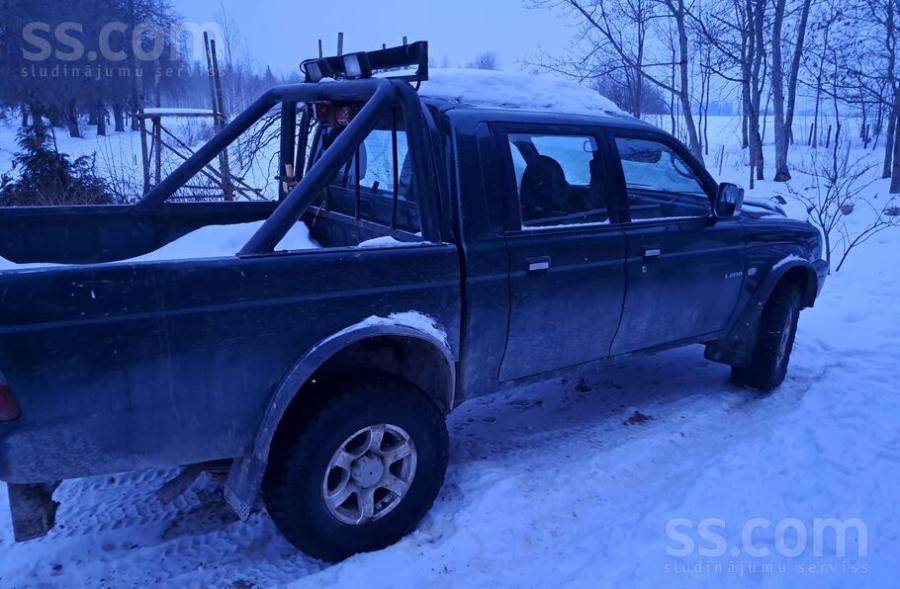 Зеленый Мицубиси Л 200 2002 в Кулдига, объемом двигателя 2.50 л и пробегом 291 тыс. км за 4600 €, фото 3 на AUTOMOTO.COM.LV