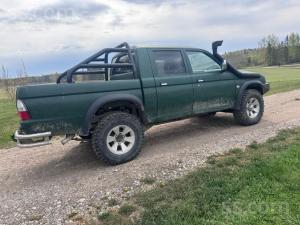 Zaļš Mitsubishi l-200 2005 Liepāja, ar dzinēja tilpumu 2.50 L un nobraukumu 345 tūkst. km par 6800 €, foto 5 vietnē AUTOMOTO.COM.LV