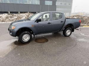 Zaļš Mitsubishi l-200 2008 Viļņa, ar dzinēja tilpumu 2.48 L un nobraukumu 235 tūkst. km par 7100 €, foto 2 vietnē AUTOMOTO.COM.LV