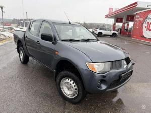 Zaļš Mitsubishi l-200 2008 Viļņa, ar dzinēja tilpumu 2.48 L un nobraukumu 235 tūkst. km par 7100 €, foto 4 vietnē AUTOMOTO.COM.LV