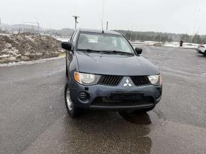 Zaļš Mitsubishi l-200 2008 Viļņa, ar dzinēja tilpumu 2.48 L un nobraukumu 235 tūkst. km par 7100 €, foto 6 vietnē AUTOMOTO.COM.LV