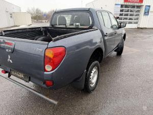 Zaļš Mitsubishi l-200 2008 Viļņa, ar dzinēja tilpumu 2.48 L un nobraukumu 235 tūkst. km par 7100 €, foto 10 vietnē AUTOMOTO.COM.LV