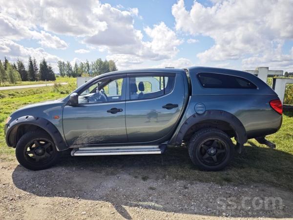 Mitsubishi l-200 2009 Jelgava vietnē Zaļš Mitsubishi l-200 2009 Jelgava, ar dzinēja tilpumu 2.50 L un nobraukumu 138 tūkst. km par 5650 €, foto 6 vietnē AUTOMOTO.COM.LV