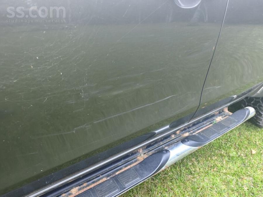 Green Mitsubishi l-200 2017 in Jelgava, with an engine capacity of 2.40 L and mileage of 171 thousand km for 10000 €, photo 7 on AUTOMOTO.COM.LV