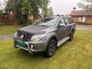 Zaļš Mitsubishi l-200 2019 Viļņa, ar dzinēja tilpumu 2.44 L un nobraukumu 263 tūkst. km par 13000 €, foto  vietnē AUTOMOTO.COM.LV