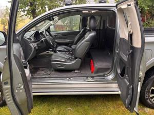 Green Mitsubishi l-200 2019 in Vilnius, with an engine capacity of 2.44 L and mileage of 263 thousand km for 13000 €, photo 14 on AUTOMOTO.COM.LV
