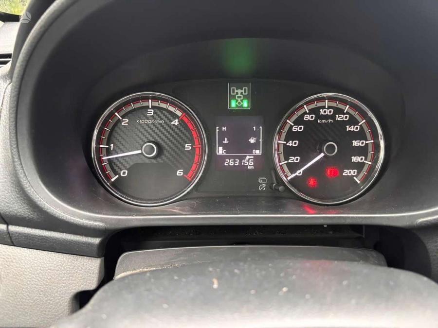 Green Mitsubishi l-200 2019 in Vilnius, with an engine capacity of 2.44 L and mileage of 263 thousand km for 13000 €, photo 20 on AUTOMOTO.COM.LV