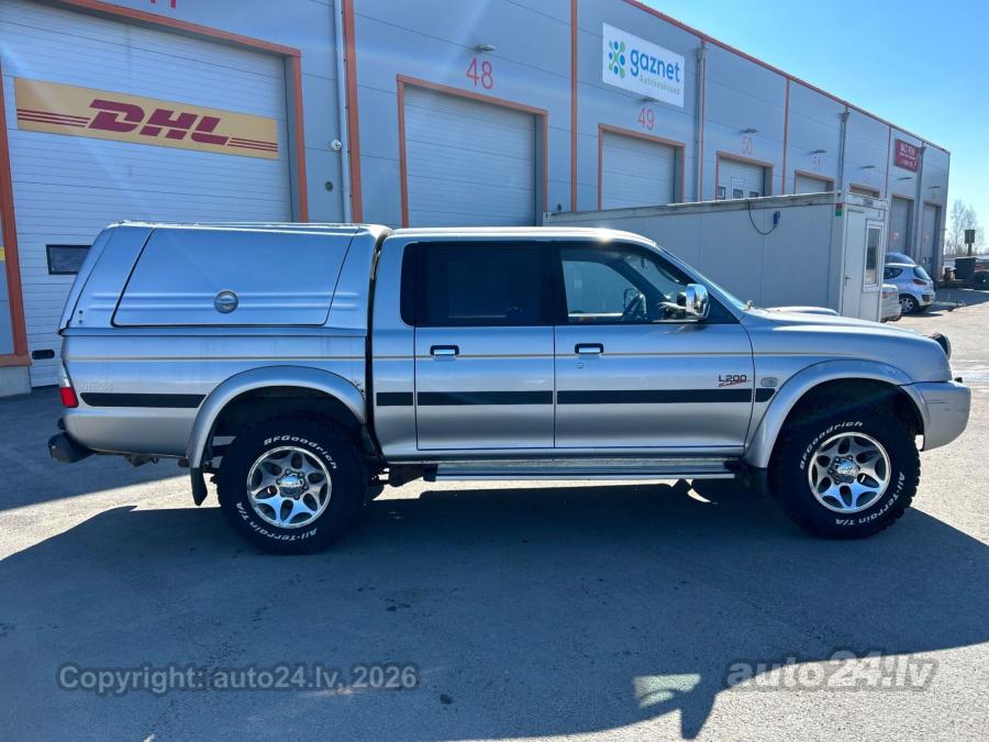 Grey Mitsubishi l-200 2001 in Tartu, with an engine capacity of 2.50 L and mileage of 190 thousand km for 2999 €, photo 4 on AUTOMOTO.COM.LV