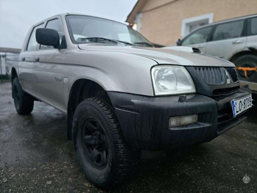Pelēks Mitsubishi l-200 2005 Rokiškis, ar dzinēja tilpumu 2.50 L un nobraukumu 250 tūkst. km par 3800 €, foto 3 vietnē AUTOMOTO.COM.LV