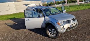 Grey Mitsubishi l-200 2006 in Riga, with an engine capacity of 2.50 L and mileage of 337 thousand km for 8725 €, photo 4 on AUTOMOTO.COM.LV
