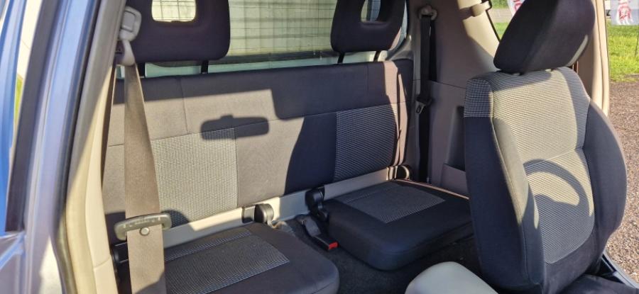 Grey Mitsubishi l-200 2006 in Riga, with an engine capacity of 2.50 L and mileage of 337 thousand km for 8725 €, photo 19 on AUTOMOTO.COM.LV