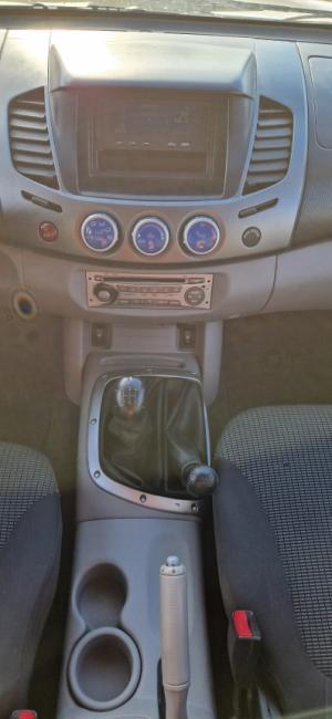 Grey Mitsubishi l-200 2006 in Riga, with an engine capacity of 2.50 L and mileage of 337 thousand km for 8725 €, photo 27 on AUTOMOTO.COM.LV