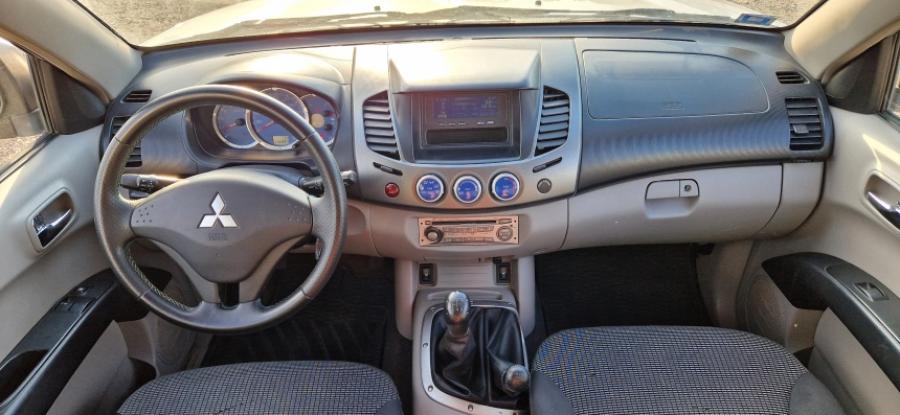 Grey Mitsubishi l-200 2006 in Riga, with an engine capacity of 2.50 L and mileage of 337 thousand km for 8725 €, photo 29 on AUTOMOTO.COM.LV