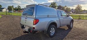 Grey Mitsubishi l-200 2006 in Riga, with an engine capacity of 2.50 L and mileage of 337 thousand km for 8725 €, photo 33 on AUTOMOTO.COM.LV