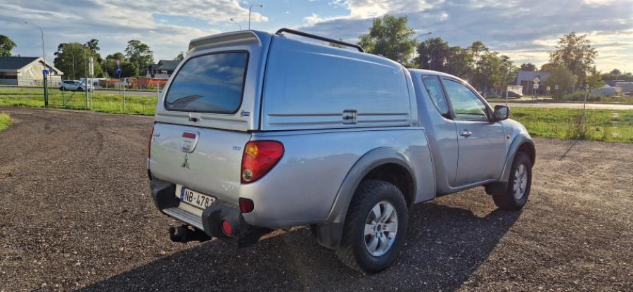 Grey Mitsubishi l-200 2006 in Riga, with an engine capacity of 2.50 L and mileage of 337 thousand km for 8725 €, photo 33 on AUTOMOTO.COM.LV