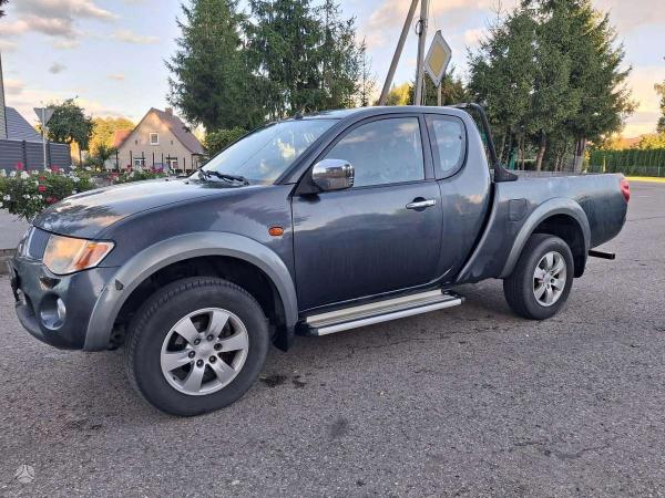 Pelēks Mitsubishi l-200 2006 Raseiniai, ar dzinēja tilpumu 2.48 L un nobraukumu 204 tūkst. km par 3800 €, foto 4 vietnē AUTOMOTO.COM.LV