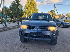Grey Mitsubishi l-200 2006 in Raseiniai, with an engine capacity of 2.48 L and mileage of 204 thousand km for 3800 €, photo 8 on AUTOMOTO.COM.LV