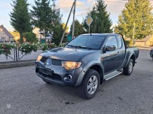 Grey Mitsubishi l-200 2006 in Raseiniai, with an engine capacity of 2.48 L and mileage of 204 thousand km for 3800 €, photo 9 on AUTOMOTO.COM.LV