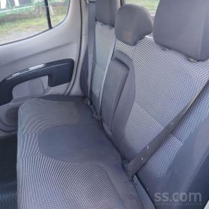 Grey Mitsubishi l-200 2006 in Ventspils, with an engine capacity of 2.50 L and mileage of 301 thousand km for 4500 €, photo 5 on AUTOMOTO.COM.LV