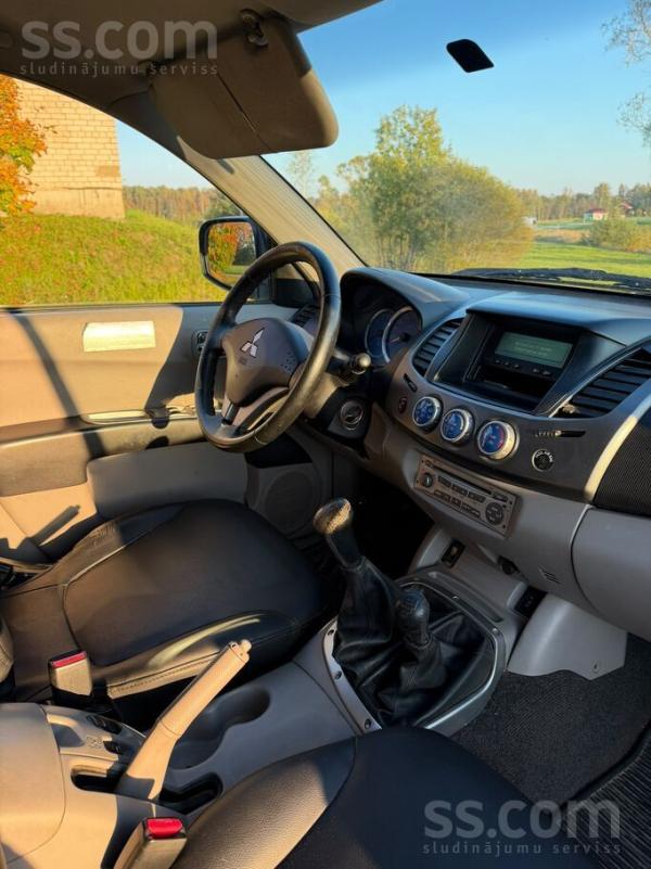 Mitsubishi l-200 2006 Ventspils vietnē Pelēks Mitsubishi l-200 2006 Ventspils, ar dzinēja tilpumu 2.50 L un nobraukumu 301 tūkst. km par 4500 €, foto 11 vietnē AUTOMOTO.COM.LV
