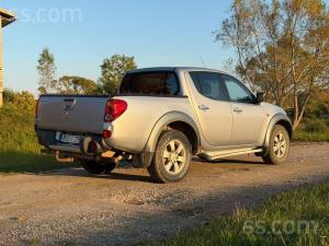 Grey Mitsubishi l-200 2006 in Ventspils, with an engine capacity of 2.50 L and mileage of 301 thousand km for 4500 €, photo 15 on AUTOMOTO.COM.LV