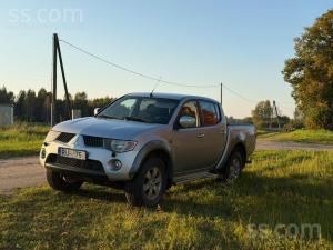 Grey Mitsubishi l-200 2006 in Ventspils, with an engine capacity of 2.50 L and mileage of 301 thousand km for 4500 €, photo 19 on AUTOMOTO.COM.LV