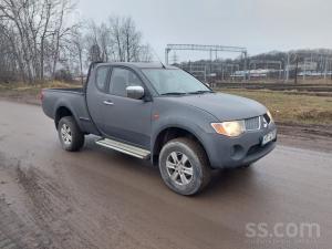 Grey Mitsubishi l-200 2007 in Riga, with an engine capacity of 2.50 L and mileage of 255 thousand km for 4700 €, photo 3 on AUTOMOTO.COM.LV