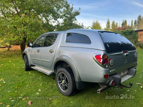 Pelēks Mitsubishi l-200 2008 Elva, ar dzinēja tilpumu 2.50 L un nobraukumu 298 tūkst. km par 7000 €, foto 3 vietnē AUTOMOTO.COM.LV