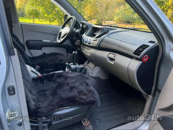 Pelēks Mitsubishi l-200 2008 Elva, ar dzinēja tilpumu 2.50 L un nobraukumu 298 tūkst. km par 7000 €, foto 8 vietnē AUTOMOTO.COM.LV