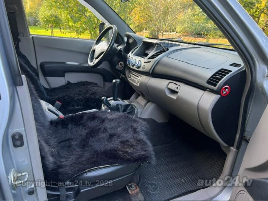 Grey Mitsubishi l-200 2008 in Elva, with an engine capacity of 2.50 L and mileage of 298 thousand km for 7000 €, photo 8 on AUTOMOTO.COM.LV