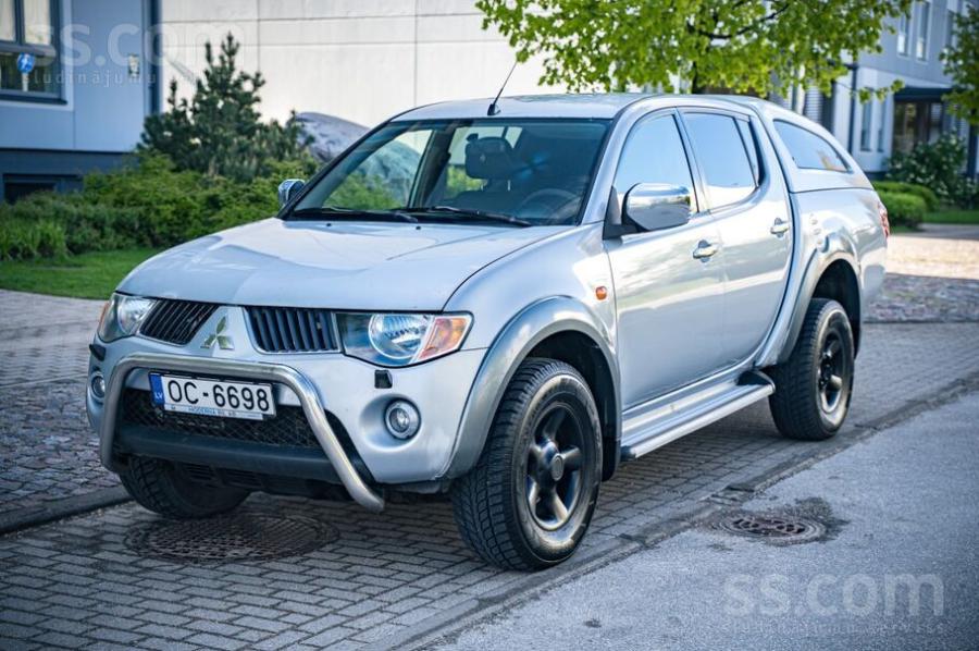 Grey Mitsubishi l-200 2009 in Riga, with an engine capacity of 2.50 L and mileage of 0 thousand km for 2500 €, photo 1 on AUTOMOTO.COM.LV