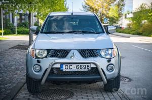 Grey Mitsubishi l-200 2009 in Riga, with an engine capacity of 2.50 L and mileage of 0 thousand km for 2500 €, photo 2 on AUTOMOTO.COM.LV