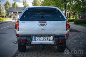 Grey Mitsubishi l-200 2009 in Riga, with an engine capacity of 2.50 L and mileage of 0 thousand km for 2500 €, photo 5 on AUTOMOTO.COM.LV