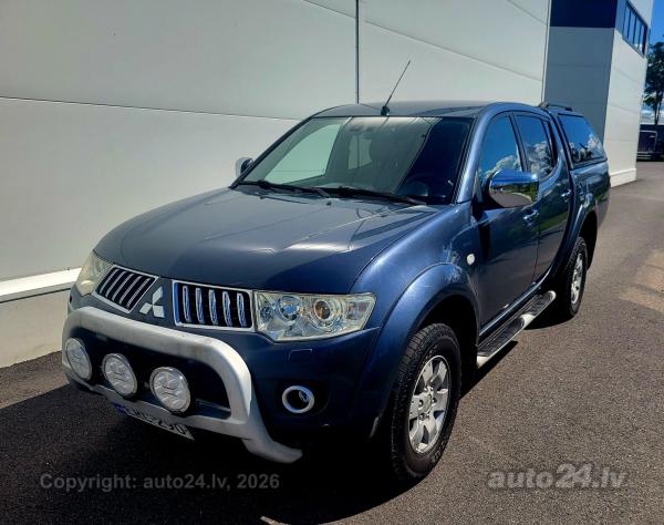 Grey Mitsubishi l-200 2010 in Tallinn, with an engine capacity of 2.50 L and mileage of 370 thousand km for 7500 €, photo 1 on AUTOMOTO.COM.LV