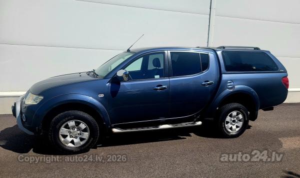 Grey Mitsubishi l-200 2010 in Tallinn, with an engine capacity of 2.50 L and mileage of 370 thousand km for 7500 €, photo 3 on AUTOMOTO.COM.LV