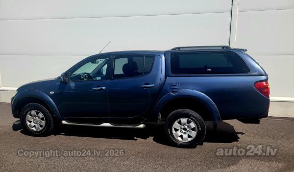 Grey Mitsubishi l-200 2010 in Tallinn, with an engine capacity of 2.50 L and mileage of 370 thousand km for 7500 €, photo 6 on AUTOMOTO.COM.LV