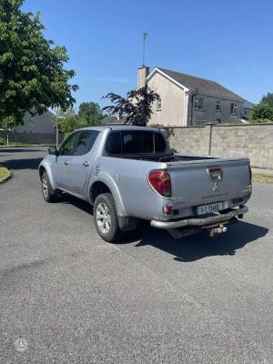 Grey Mitsubishi l-200 2011 in Kaunas, with an engine capacity of 2.50 L and mileage of 278 thousand km for 5300 €, photo 5 on AUTOMOTO.COM.LV