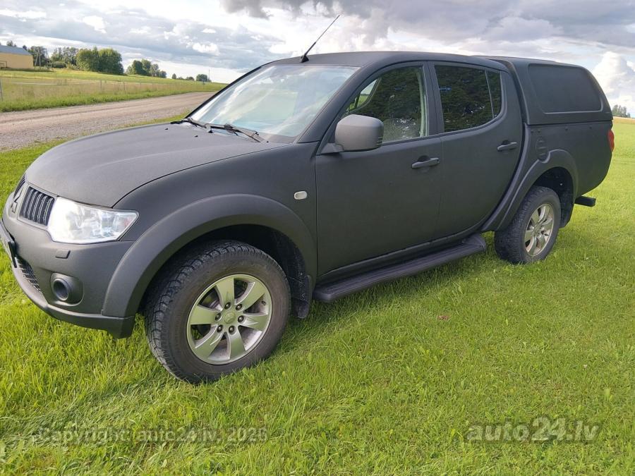 Pelēks Mitsubishi l-200 2011 Paide, ar dzinēja tilpumu 2.50 L un nobraukumu 0 tūkst. km par 7700 €, foto 4 vietnē AUTOMOTO.COM.LV